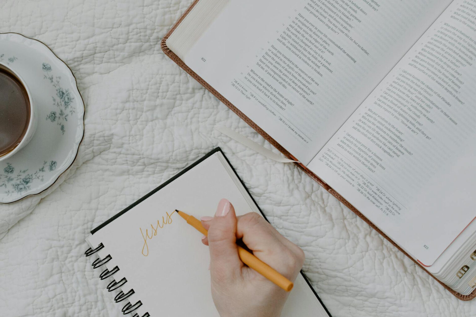 How to Start a Prayer Journal: A Guide to Deepen Your Faith ...